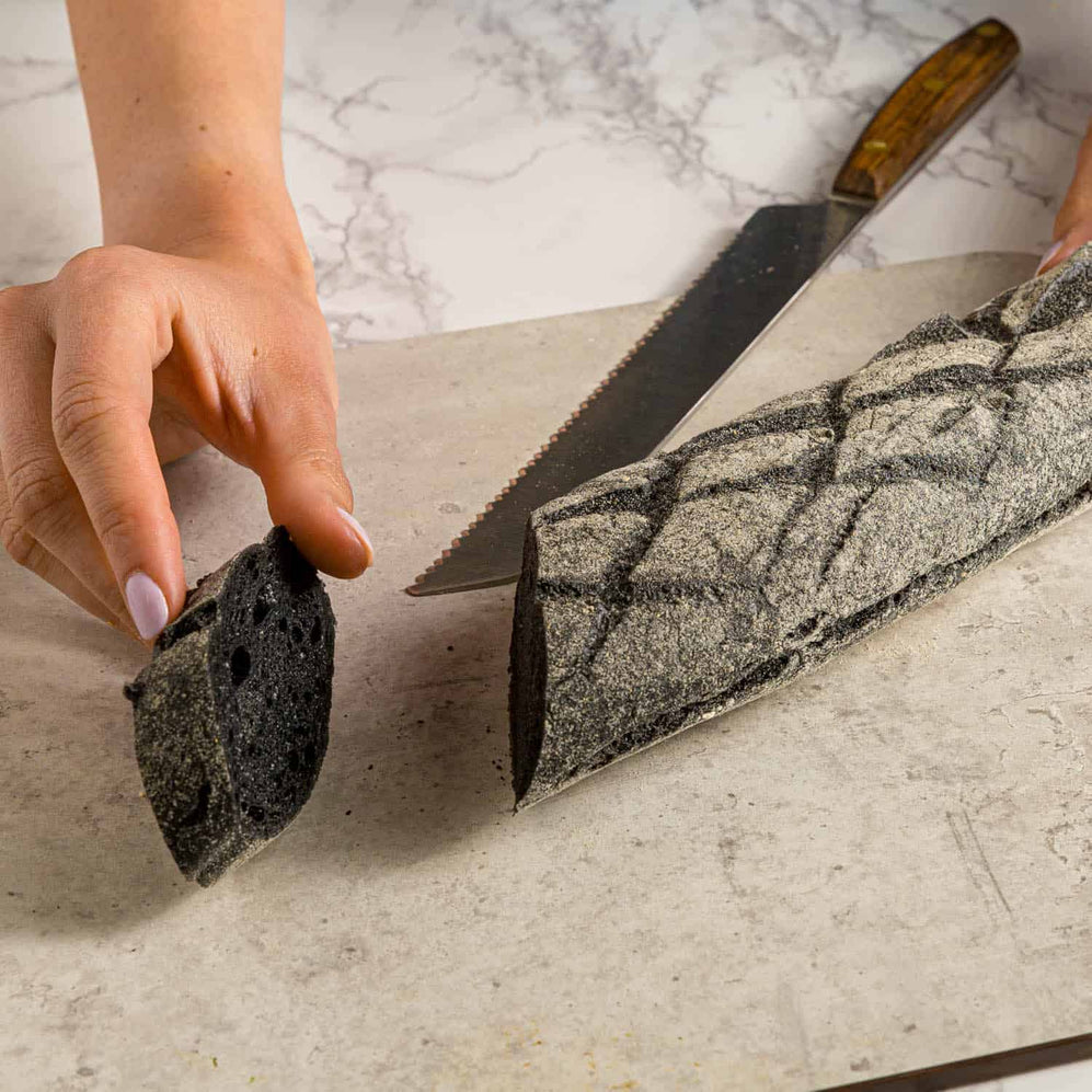 Pan carbón sin gluten efecto détox – Leon the baker